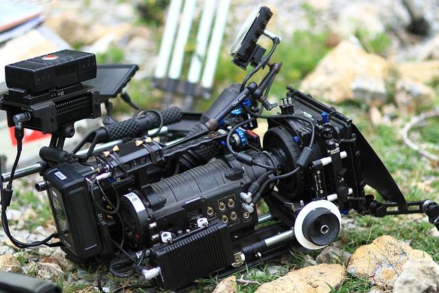 How cinematographers use lighting to create atmosphere in dramas ...
